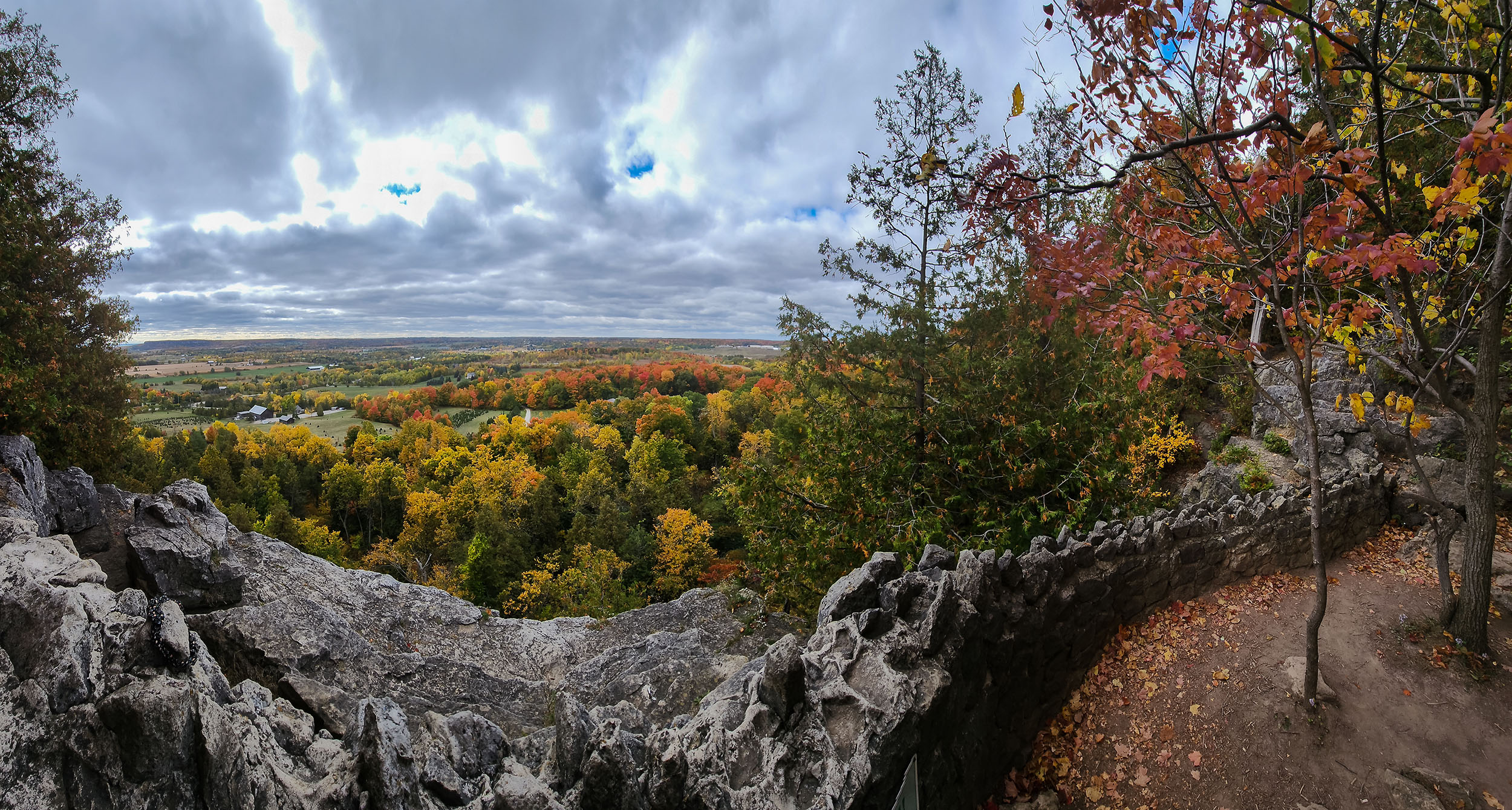Above and Below the Fall Colours at Rattlesnake Point – AWayWithACamera